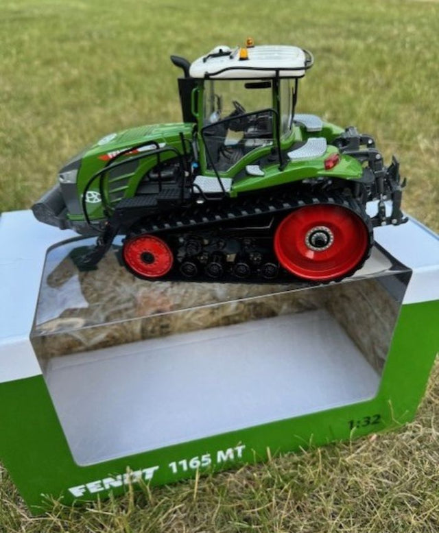 Fendt 1165 1:32 Scale Model – P.X. Farms Ltd